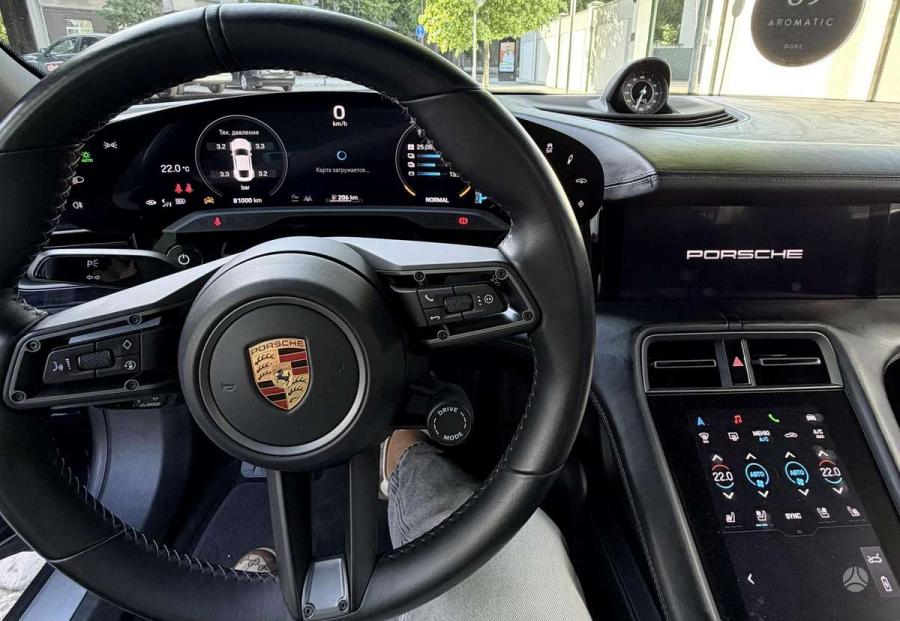 Blue Porsche Taycan 2020 in Kaunas, with an engine capacity of 0.00 L and mileage of 81 thousand km for 54000 €, photo 12 on AUTOMOTO.COM.LV