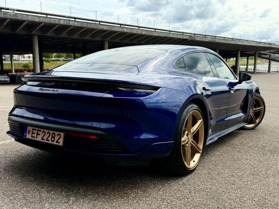 Blue Porsche Taycan 2020 in Kaunas, with an engine capacity of 0.00 L and mileage of 81 thousand km for 54000 €, photo 17 on AUTOMOTO.COM.LV
