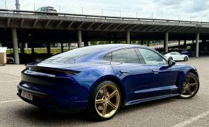 Blue Porsche Taycan 2020 in Kaunas, with an engine capacity of 0.00 L and mileage of 81 thousand km for 54000 €, photo 19 on AUTOMOTO.COM.LV