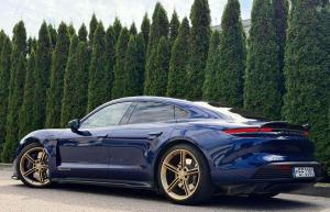 Blue Porsche Taycan 2020 in Kaunas, with an engine capacity of 0.00 L and mileage of 81 thousand km for 52999 €, photo 4 on AUTOMOTO.COM.LV