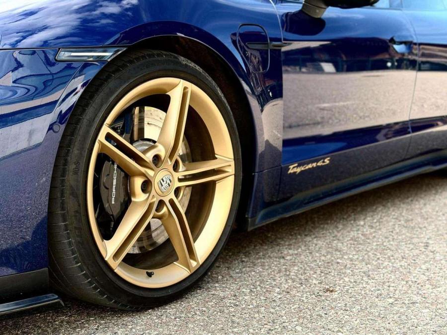 Blue Porsche Taycan 2020 in Kaunas, with an engine capacity of 0.00 L and mileage of 81 thousand km for 52999 €, photo 10 on AUTOMOTO.COM.LV