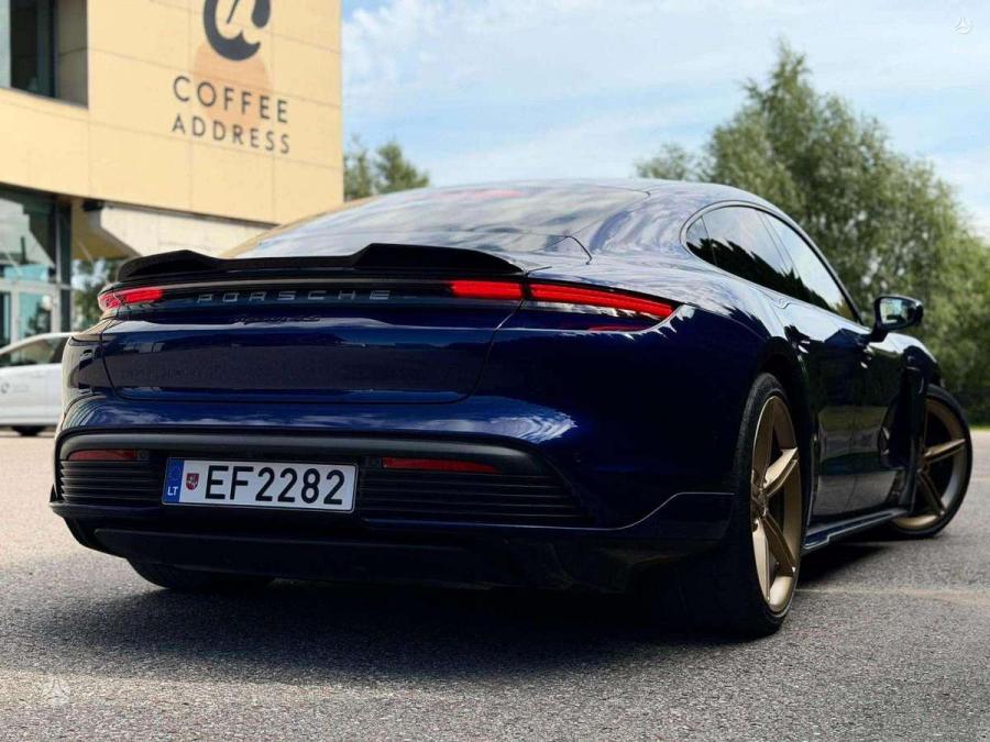 Blue Porsche Taycan 2020 in Kaunas, with an engine capacity of 0.00 L and mileage of 81 thousand km for 52999 €, photo 12 on AUTOMOTO.COM.LV
