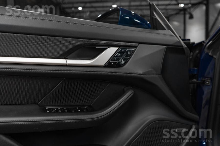 Zils Porsche Taycan 2021 Rīga, ar dzinēja tilpumu 0.00 L un nobraukumu 90 tūkst. km par 79900 €, foto 17 vietnē AUTOMOTO.COM.LV