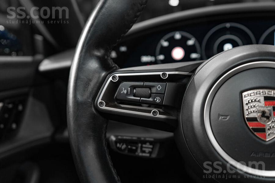 Zils Porsche Taycan 2021 Rīga, ar dzinēja tilpumu 0.00 L un nobraukumu 90 tūkst. km par 79900 €, foto 24 vietnē AUTOMOTO.COM.LV