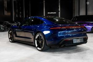 Blue Porsche Taycan 2021 in Riga, with an engine capacity of 0.00 L and mileage of 90 thousand km for 79900 €, photo 7 on AUTOMOTO.COM.LV