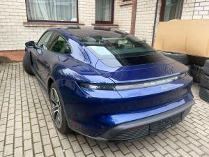 Синий Порше Тайкан 2021 в Каунас, объемом двигателя 0.00 л и пробегом 30 тыс. км за 45800 €, фото 3 на AUTOMOTO.COM.LV