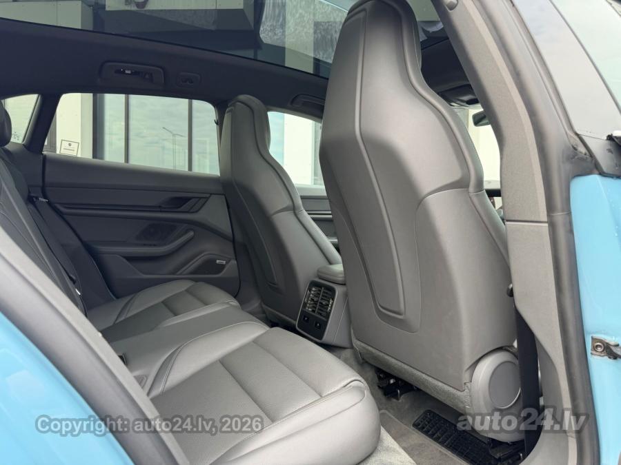 Zils Porsche Taycan 2021 Tallina, ar dzinēja tilpumu 0.00 L un nobraukumu 123 tūkst. km par 63990 €, foto 13 vietnē AUTOMOTO.COM.LV