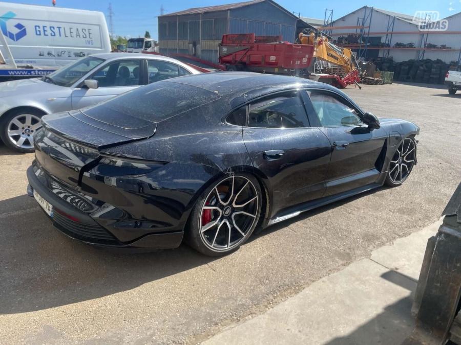 Porsche Taycan 2022 Tauragė, ar dzinēja tilpumu 0.00 L un nobraukumu 80 tūkst. km par 27000 €, foto 3 vietnē AUTOMOTO.COM.LV