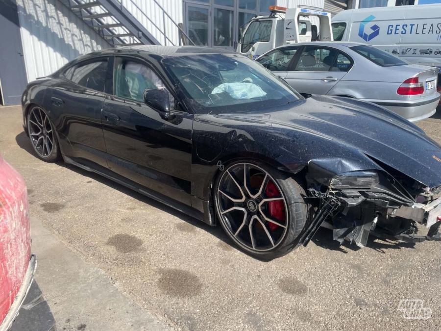 Porsche Taycan 2022 Tauragė, ar dzinēja tilpumu 0.00 L un nobraukumu 80 tūkst. km par 27000 €, foto 4 vietnē AUTOMOTO.COM.LV
