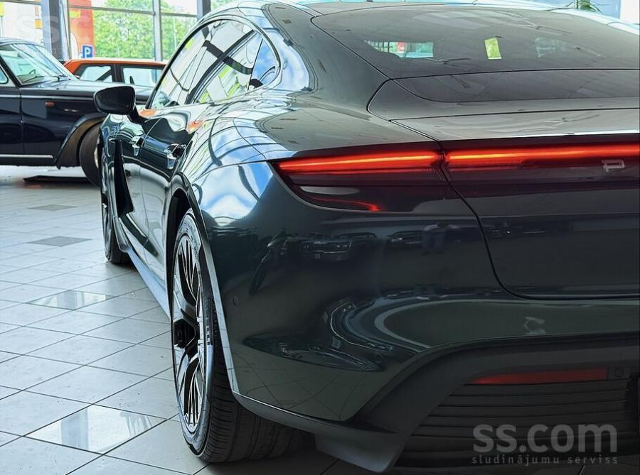 Zaļš Porsche Taycan 2020 Rīga, ar dzinēja tilpumu 0.00 L un nobraukumu 77 tūkst. km par 69000 €, foto 8 vietnē AUTOMOTO.COM.LV