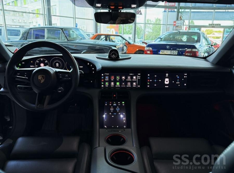 Zaļš Porsche Taycan 2020 Rīga, ar dzinēja tilpumu 0.00 L un nobraukumu 77 tūkst. km par 69000 €, foto 12 vietnē AUTOMOTO.COM.LV