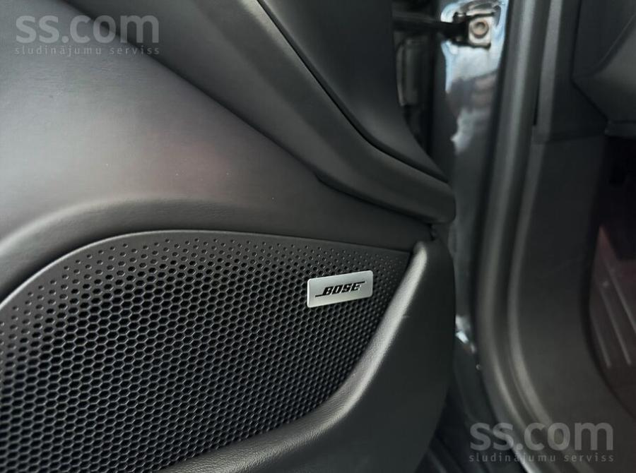 Zaļš Porsche Taycan 2020 Rīga, ar dzinēja tilpumu 0.00 L un nobraukumu 77 tūkst. km par 69000 €, foto 26 vietnē AUTOMOTO.COM.LV