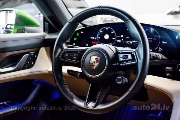 Green Porsche Taycan 2022 in Tallinn, with an engine capacity of 0.00 L and mileage of 46 thousand km for 69900 €, photo 10 on AUTOMOTO.COM.LV