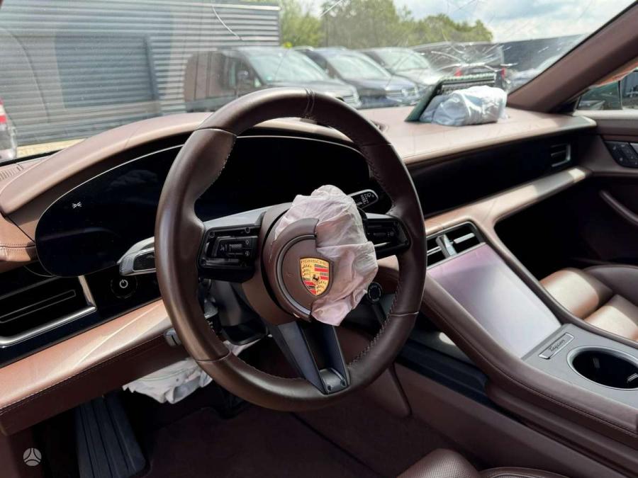 Зеленый Порше Тайкан 2023 в Каунас, объемом двигателя 0.00 л и пробегом 34 тыс. км за 43900 €, фото 23 на AUTOMOTO.COM.LV