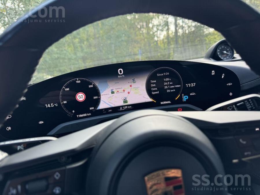 Серый Порше Тайкан 2021 в Рига, объемом двигателя 0.00 л и пробегом 118 тыс. км за 54000 €, фото 11 на AUTOMOTO.COM.LV
