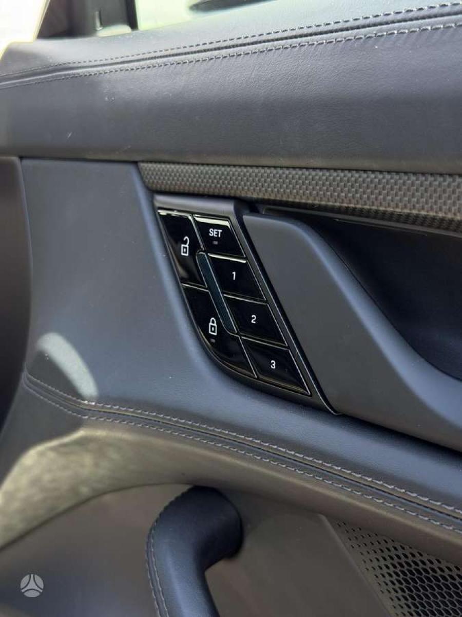 Pelēks Porsche Taycan 2020 Kėdainiai, ar dzinēja tilpumu 0.00 L un nobraukumu 126 tūkst. km par 54500 €, foto 23 vietnē AUTOMOTO.COM.LV