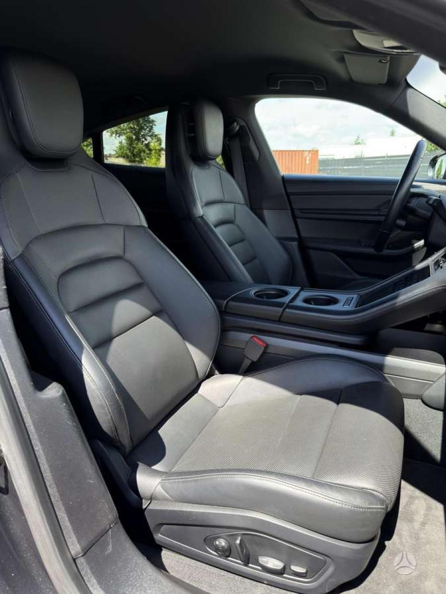 Pelēks Porsche Taycan 2020 Kėdainiai, ar dzinēja tilpumu 0.00 L un nobraukumu 126 tūkst. km par 54500 €, foto 24 vietnē AUTOMOTO.COM.LV