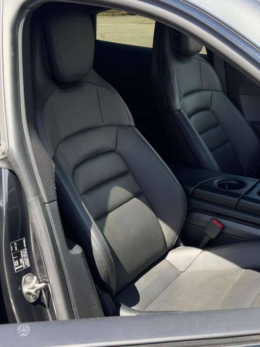Pelēks Porsche Taycan 2020 Kėdainiai, ar dzinēja tilpumu 0.00 L un nobraukumu 126 tūkst. km par 54500 €, foto 25 vietnē AUTOMOTO.COM.LV