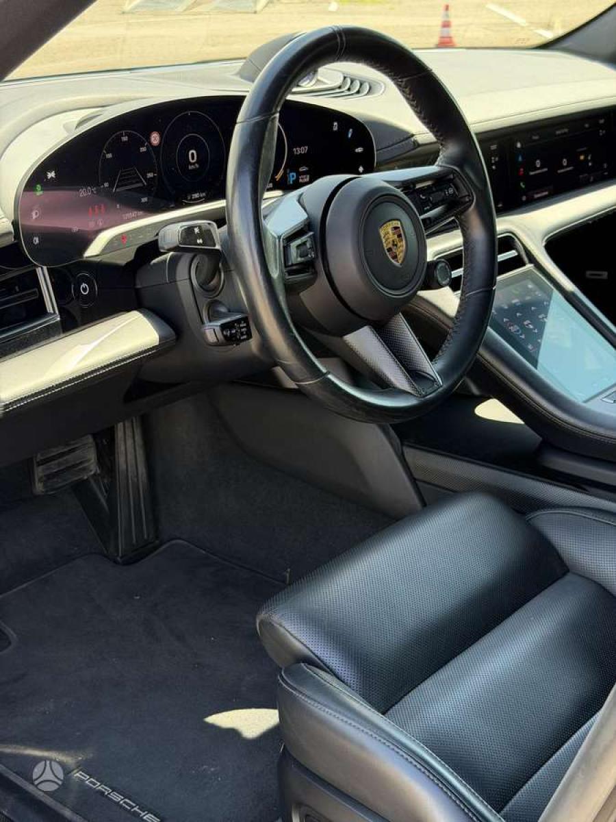 Pelēks Porsche Taycan 2020 Kėdainiai, ar dzinēja tilpumu 0.00 L un nobraukumu 126 tūkst. km par 54500 €, foto 28 vietnē AUTOMOTO.COM.LV