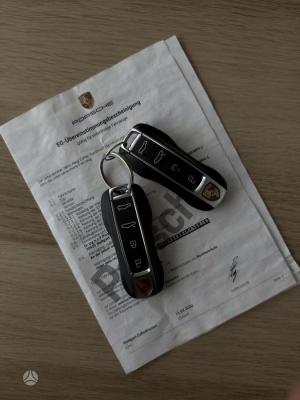 Pelēks Porsche Taycan 2020 Kėdainiai, ar dzinēja tilpumu 0.00 L un nobraukumu 126 tūkst. km par 54500 €, foto 40 vietnē AUTOMOTO.COM.LV