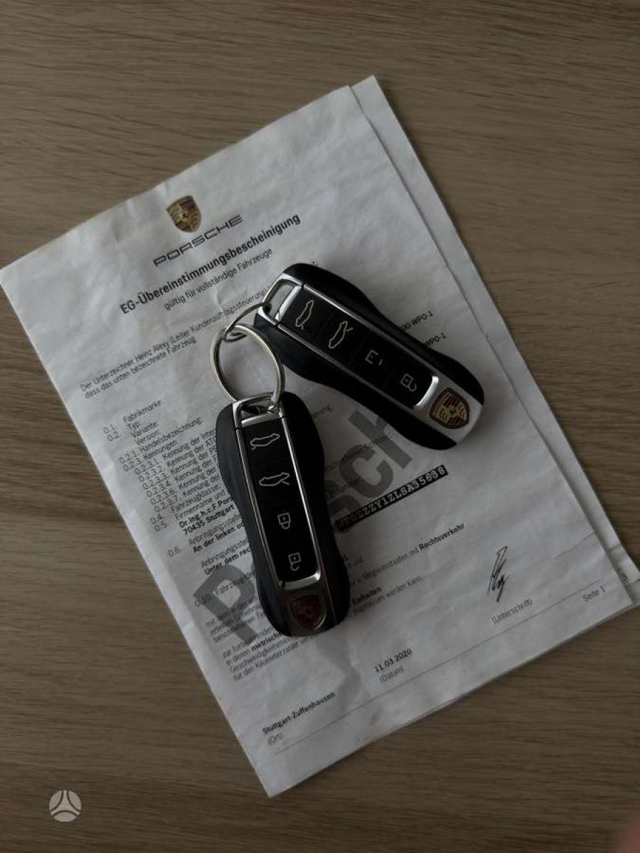 Pelēks Porsche Taycan 2020 Kėdainiai, ar dzinēja tilpumu 0.00 L un nobraukumu 126 tūkst. km par 54500 €, foto 40 vietnē AUTOMOTO.COM.LV
