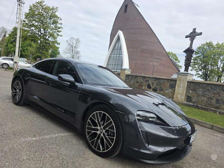 Pelēks Porsche Taycan 2021 Kauņa, ar dzinēja tilpumu 0.00 L un nobraukumu 108 tūkst. km par 50000 €, foto 1 vietnē AUTOMOTO.COM.LV