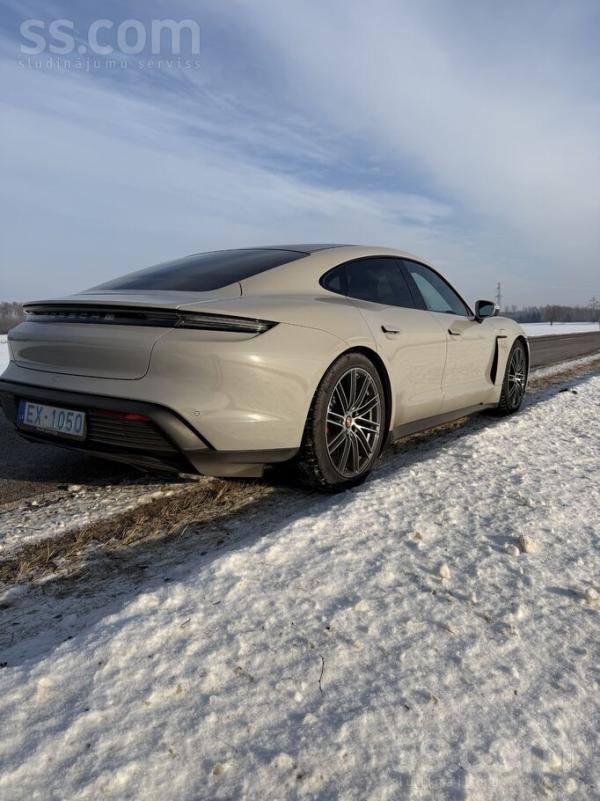 Pelēks Porsche Taycan 2021 Rīga, ar dzinēja tilpumu 0.00 L un nobraukumu 111 tūkst. km par 64000 €, foto 2 vietnē AUTOMOTO.COM.LV