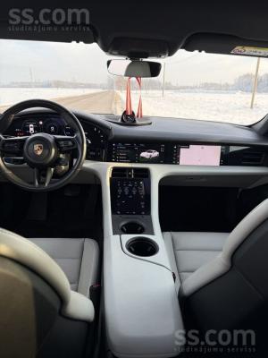 Pelēks Porsche Taycan 2021 Rīga, ar dzinēja tilpumu 0.00 L un nobraukumu 122 tūkst. km par 61000 €, foto 13 vietnē AUTOMOTO.COM.LV