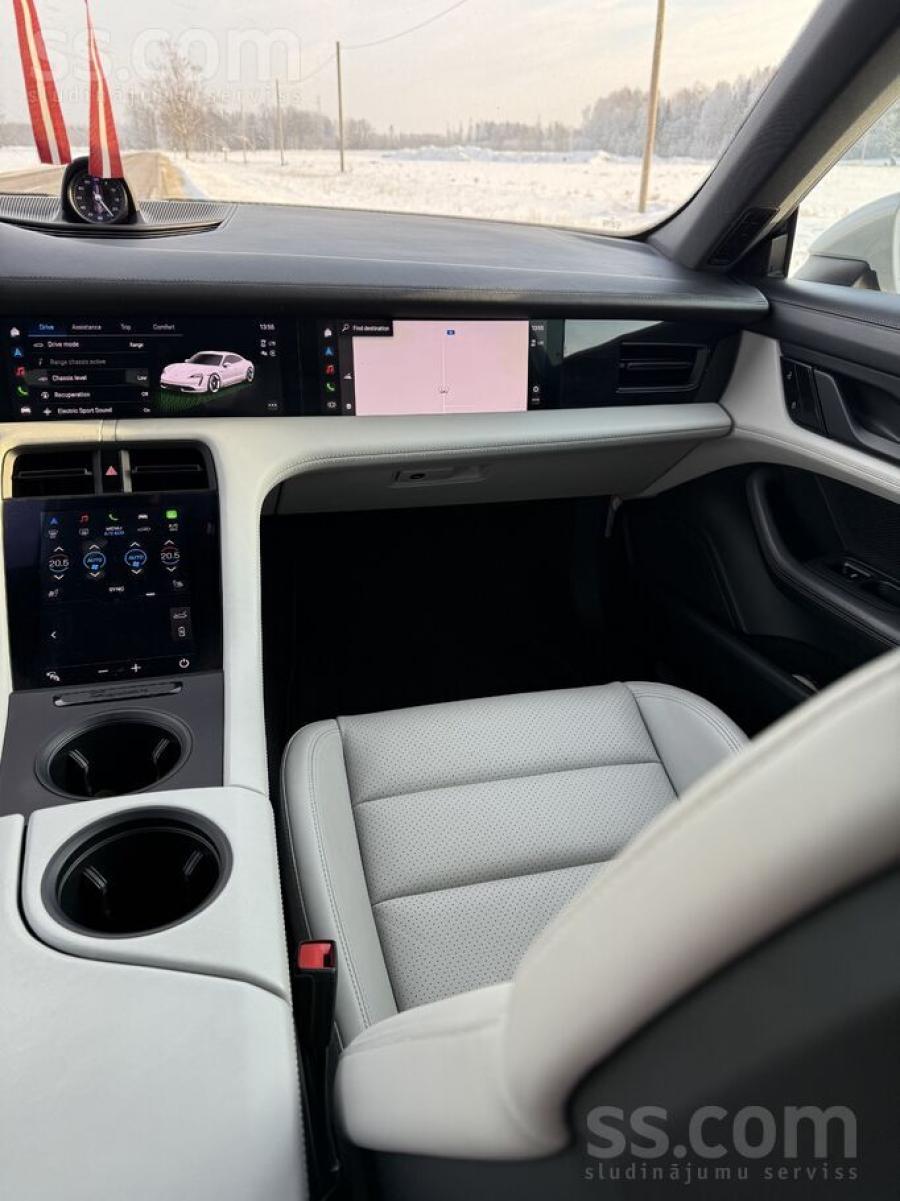 Pelēks Porsche Taycan 2021 Rīga, ar dzinēja tilpumu 0.00 L un nobraukumu 122 tūkst. km par 61000 €, foto 14 vietnē AUTOMOTO.COM.LV
