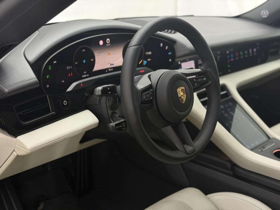 Grey Porsche Taycan 2021 in Vilnius, with an engine capacity of 0.00 L and mileage of 79 thousand km for 47250 €, photo 9 on AUTOMOTO.COM.LV