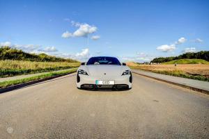 Grey Porsche Taycan 2021 in Kaunas, with an engine capacity of 0.00 L and mileage of 142 thousand km for 69000 €, photo 3 on AUTOMOTO.COM.LV