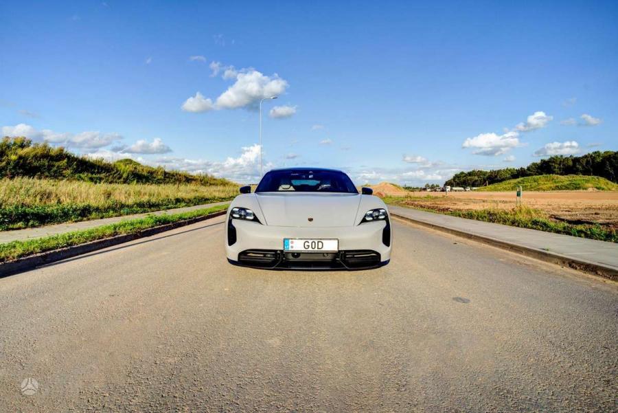 Grey Porsche Taycan 2021 in Kaunas, with an engine capacity of 0.00 L and mileage of 142 thousand km for 69000 €, photo 3 on AUTOMOTO.COM.LV
