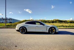 Grey Porsche Taycan 2021 in Kaunas, with an engine capacity of 0.00 L and mileage of 142 thousand km for 69000 €, photo 8 on AUTOMOTO.COM.LV