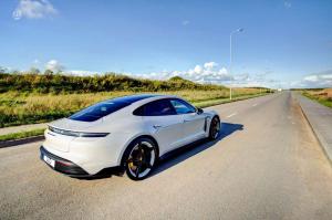 Grey Porsche Taycan 2021 in Kaunas, with an engine capacity of 0.00 L and mileage of 142 thousand km for 69000 €, photo 12 on AUTOMOTO.COM.LV
