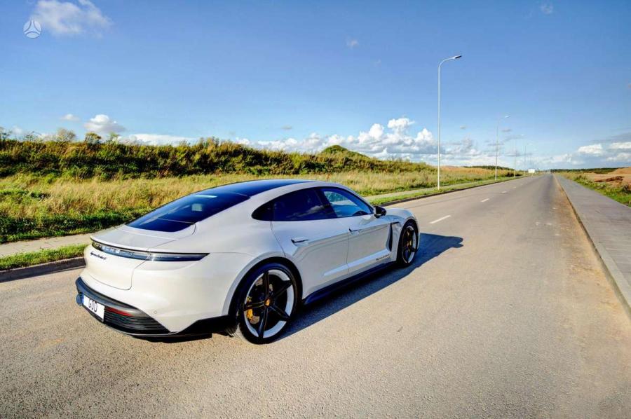 Grey Porsche Taycan 2021 in Kaunas, with an engine capacity of 0.00 L and mileage of 142 thousand km for 69000 €, photo 12 on AUTOMOTO.COM.LV