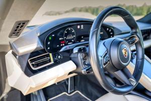 Grey Porsche Taycan 2021 in Kaunas, with an engine capacity of 0.00 L and mileage of 142 thousand km for 69000 €, photo 15 on AUTOMOTO.COM.LV