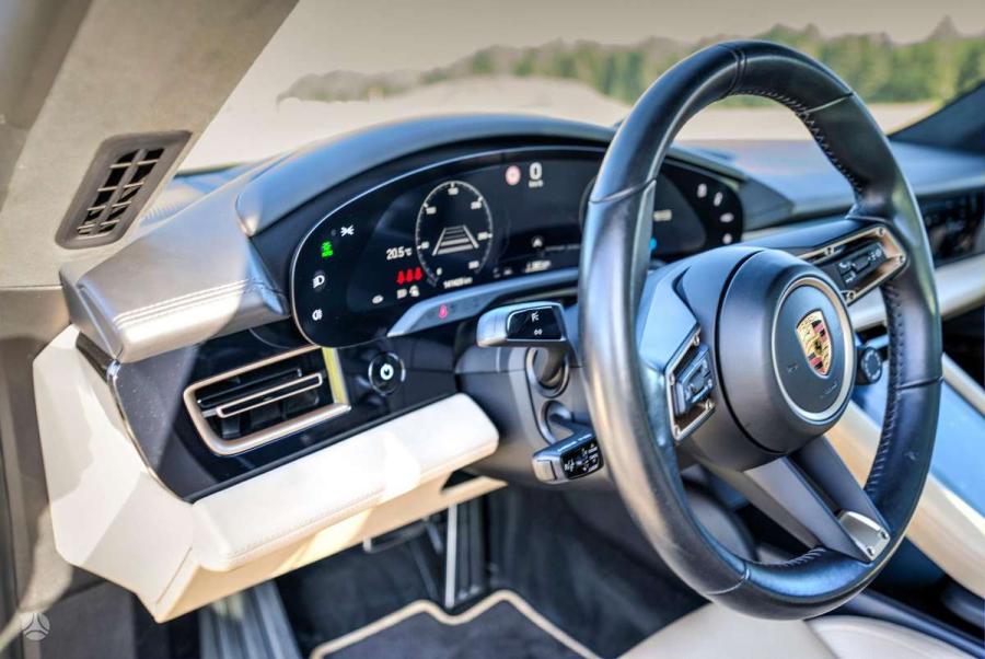Grey Porsche Taycan 2021 in Kaunas, with an engine capacity of 0.00 L and mileage of 142 thousand km for 69000 €, photo 15 on AUTOMOTO.COM.LV