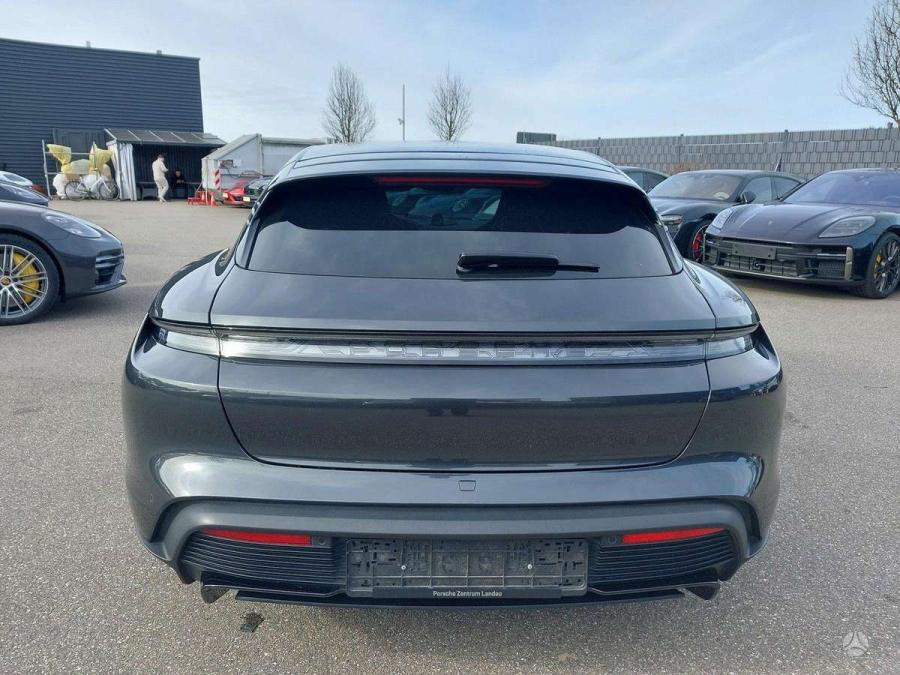 Pelēks Porsche Taycan 2022 Viļņa, ar dzinēja tilpumu 0.00 L un nobraukumu 51 tūkst. km par 62690 €, foto 7 vietnē AUTOMOTO.COM.LV