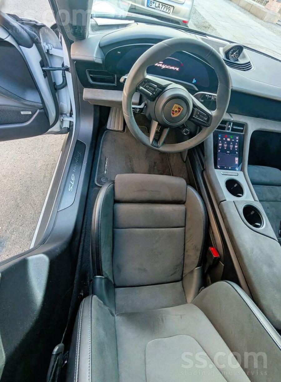 Pelēks Porsche Taycan 2022 Rīga, ar dzinēja tilpumu 0.00 L un nobraukumu 55 tūkst. km par 71500 €, foto 4 vietnē AUTOMOTO.COM.LV