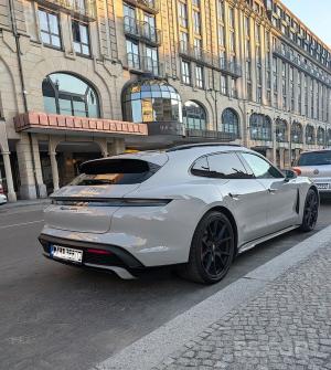 Pelēks Porsche Taycan 2022 Rīga, ar dzinēja tilpumu 0.00 L un nobraukumu 55 tūkst. km par 71500 €, foto 7 vietnē AUTOMOTO.COM.LV