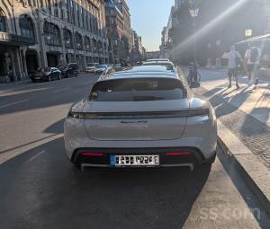 Pelēks Porsche Taycan 2022 Rīga, ar dzinēja tilpumu 0.00 L un nobraukumu 55 tūkst. km par 71500 €, foto 10 vietnē AUTOMOTO.COM.LV