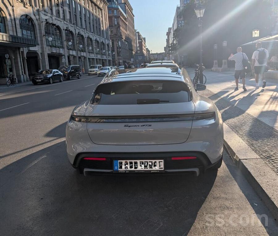 Pelēks Porsche Taycan 2022 Rīga, ar dzinēja tilpumu 0.00 L un nobraukumu 55 tūkst. km par 71500 €, foto 10 vietnē AUTOMOTO.COM.LV