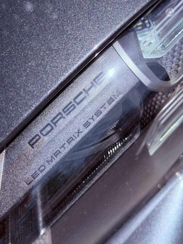 Pelēks Porsche Taycan 2022 Marijampole, ar dzinēja tilpumu 0.00 L un nobraukumu 6 tūkst. km par 50578 €, foto 8 vietnē AUTOMOTO.COM.LV