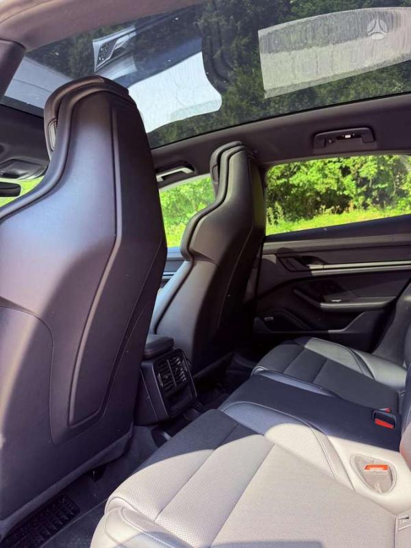 Pelēks Porsche Taycan 2022 Marijampole, ar dzinēja tilpumu 0.00 L un nobraukumu 6 tūkst. km par 50578 €, foto 10 vietnē AUTOMOTO.COM.LV