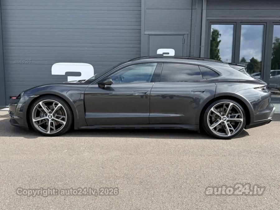 Pelēks Porsche Taycan 2022 Tallina, ar dzinēja tilpumu 0.00 L un nobraukumu 79 tūkst. km par 69995 €, foto 4 vietnē AUTOMOTO.COM.LV