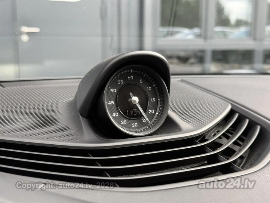 Pelēks Porsche Taycan 2022 Tallina, ar dzinēja tilpumu 0.00 L un nobraukumu 79 tūkst. km par 69995 €, foto 25 vietnē AUTOMOTO.COM.LV