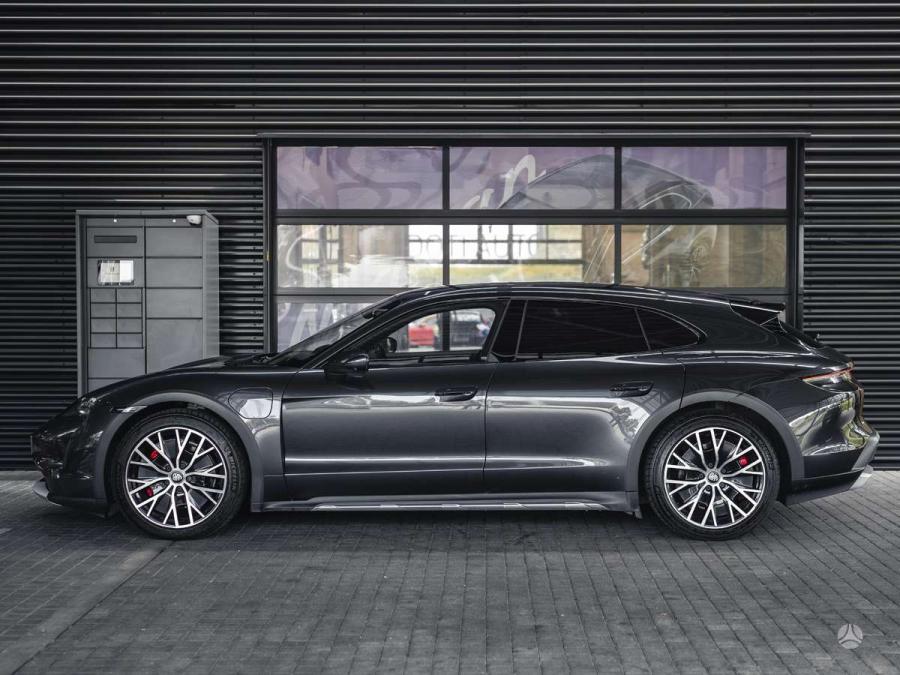 Pelēks Porsche Taycan 2023 Viļņa, ar dzinēja tilpumu 0.00 L un nobraukumu 54 tūkst. km par 79911 €, foto 2 vietnē AUTOMOTO.COM.LV