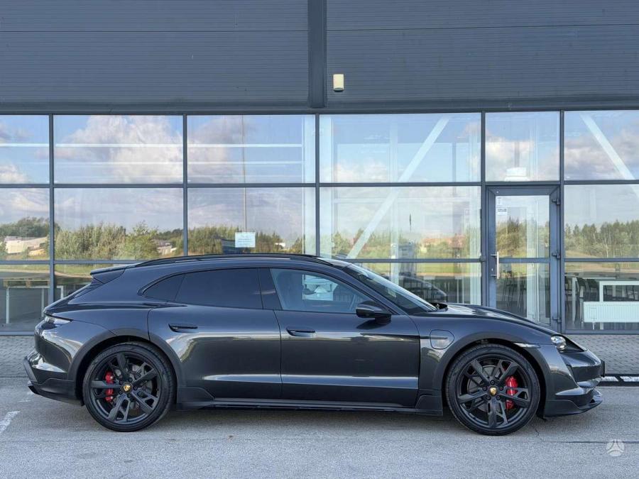Grey Porsche Taycan 2023 in Panevezys, with an engine capacity of 0.00 L and mileage of 70 thousand km for 64000 €, photo 6 on AUTOMOTO.COM.LV