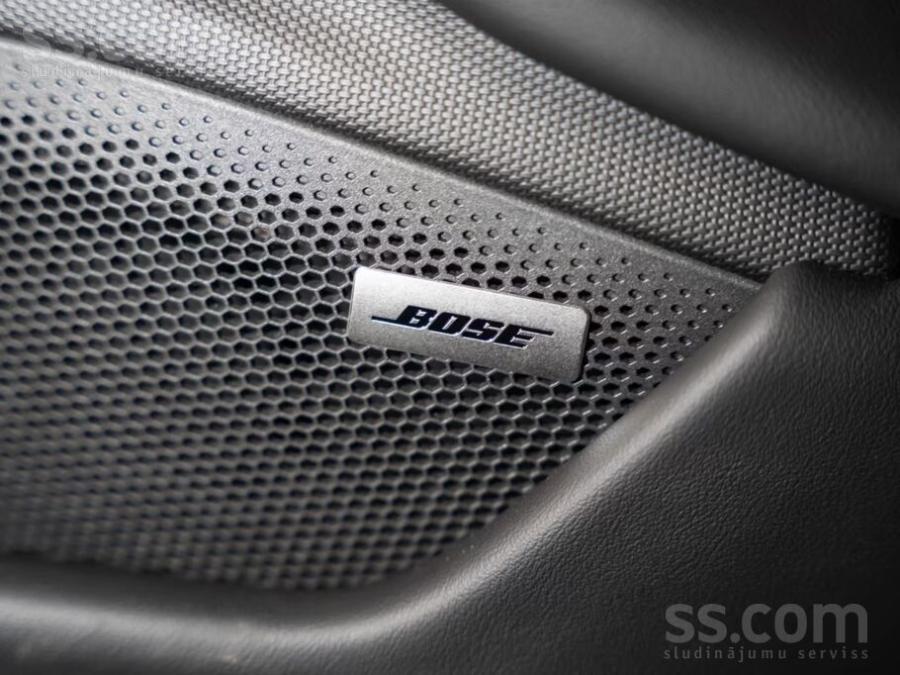 Pelēks Porsche Taycan 2025 Rīga, ar dzinēja tilpumu 0.00 L un nobraukumu 20 tūkst. km par 94900 €, foto 13 vietnē AUTOMOTO.COM.LV
