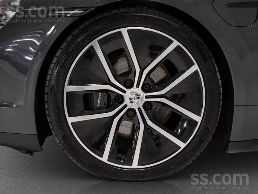 Pelēks Porsche Taycan 2025 Rīga, ar dzinēja tilpumu 0.00 L un nobraukumu 20 tūkst. km par 94900 €, foto 15 vietnē AUTOMOTO.COM.LV